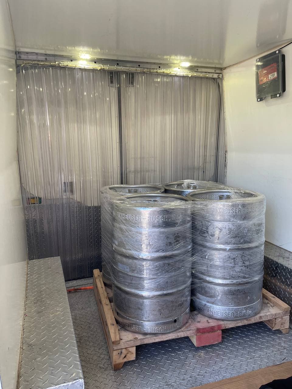 Refrigerated & Frozen LTL Shipping Hauling Across California Los Angeles