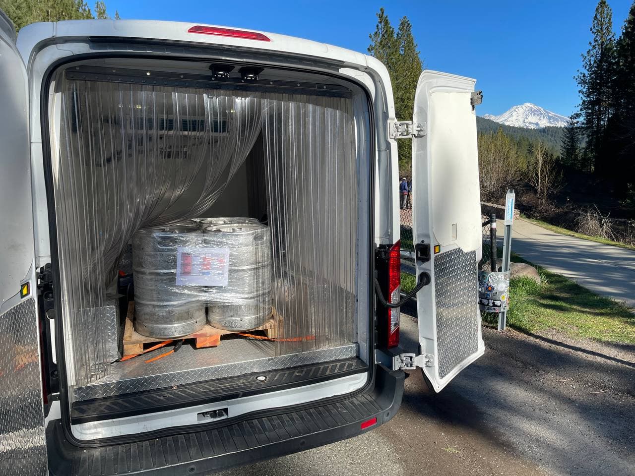 Refrigerated & Frozen LTL Shipping Hauling Across California Los Angeles